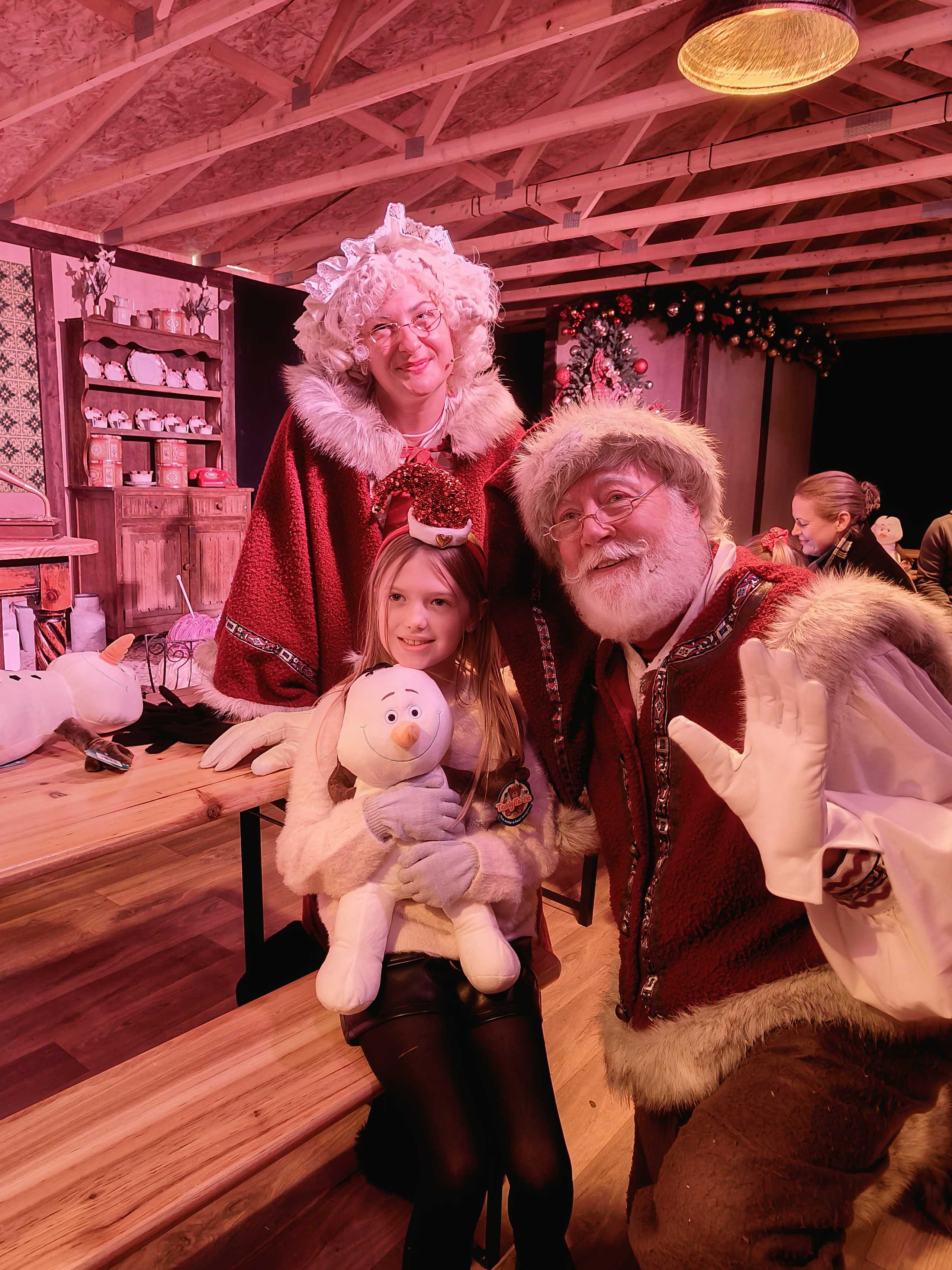 Claire House families make magical memories at North Pole Experience ...